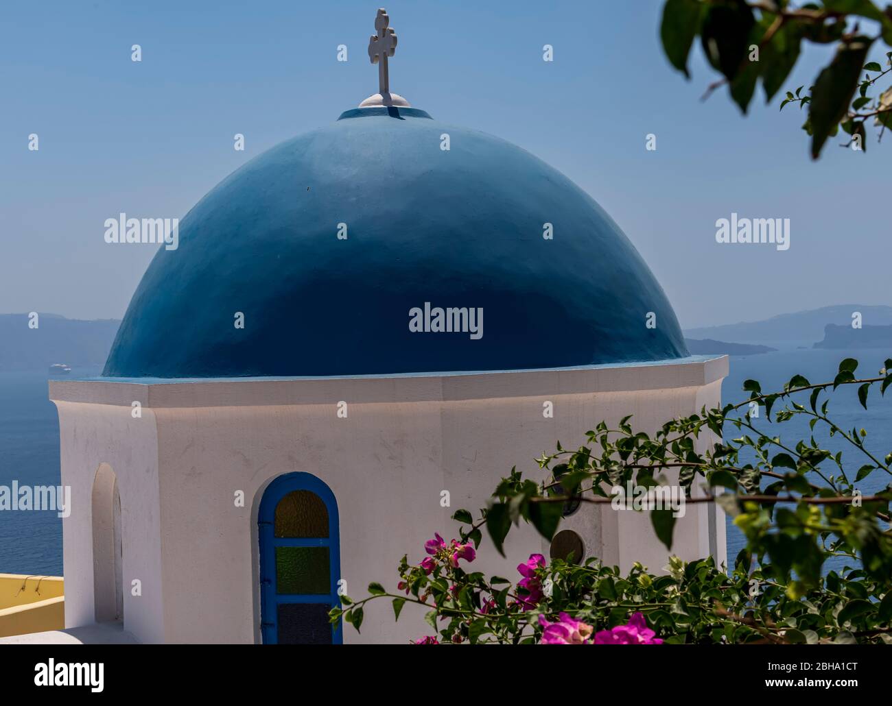 Blue dome greek island hi-res stock photography and images - Alamy