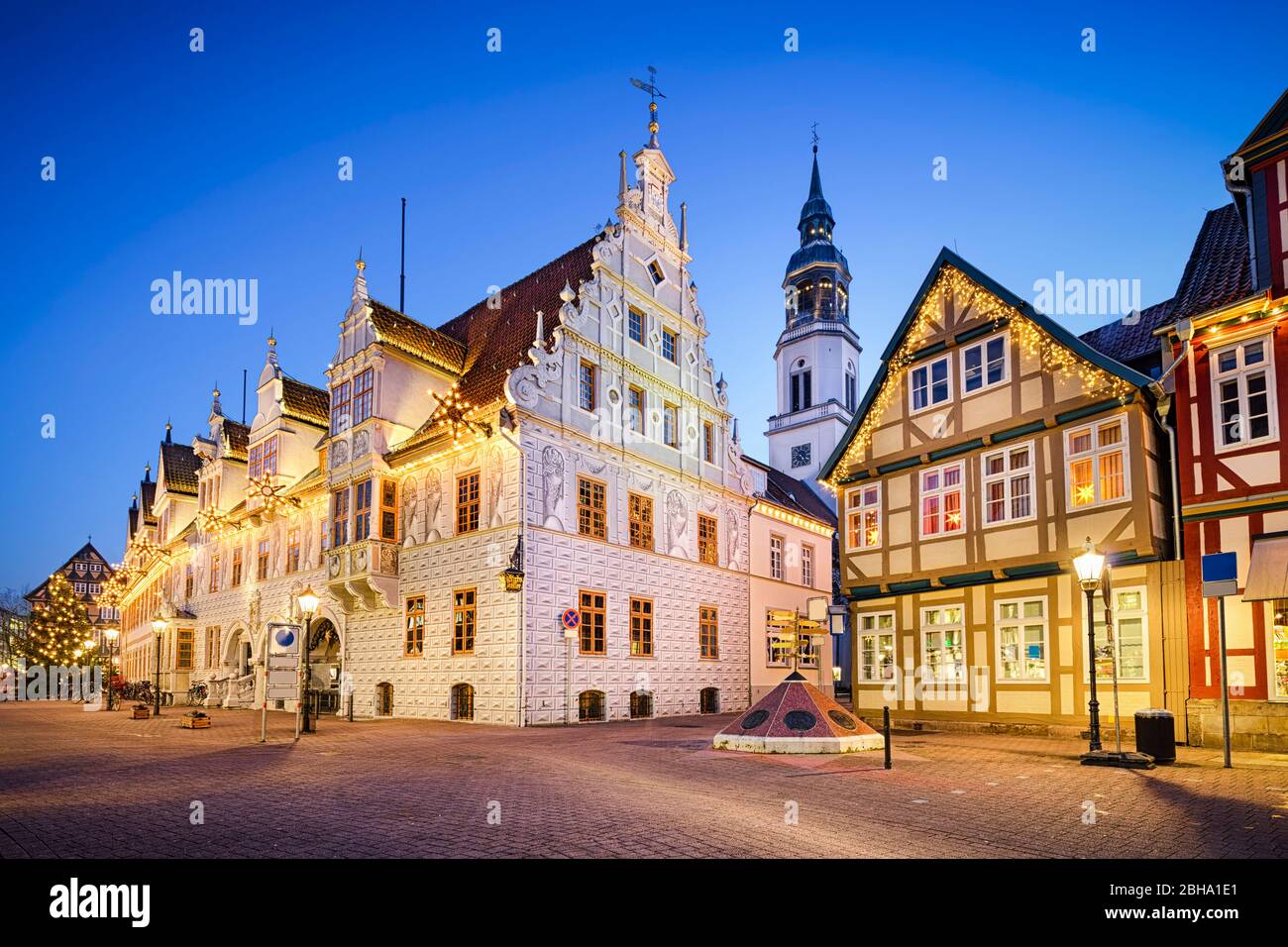 Decorated town hall christmas hi-res stock photography and images - Alamy