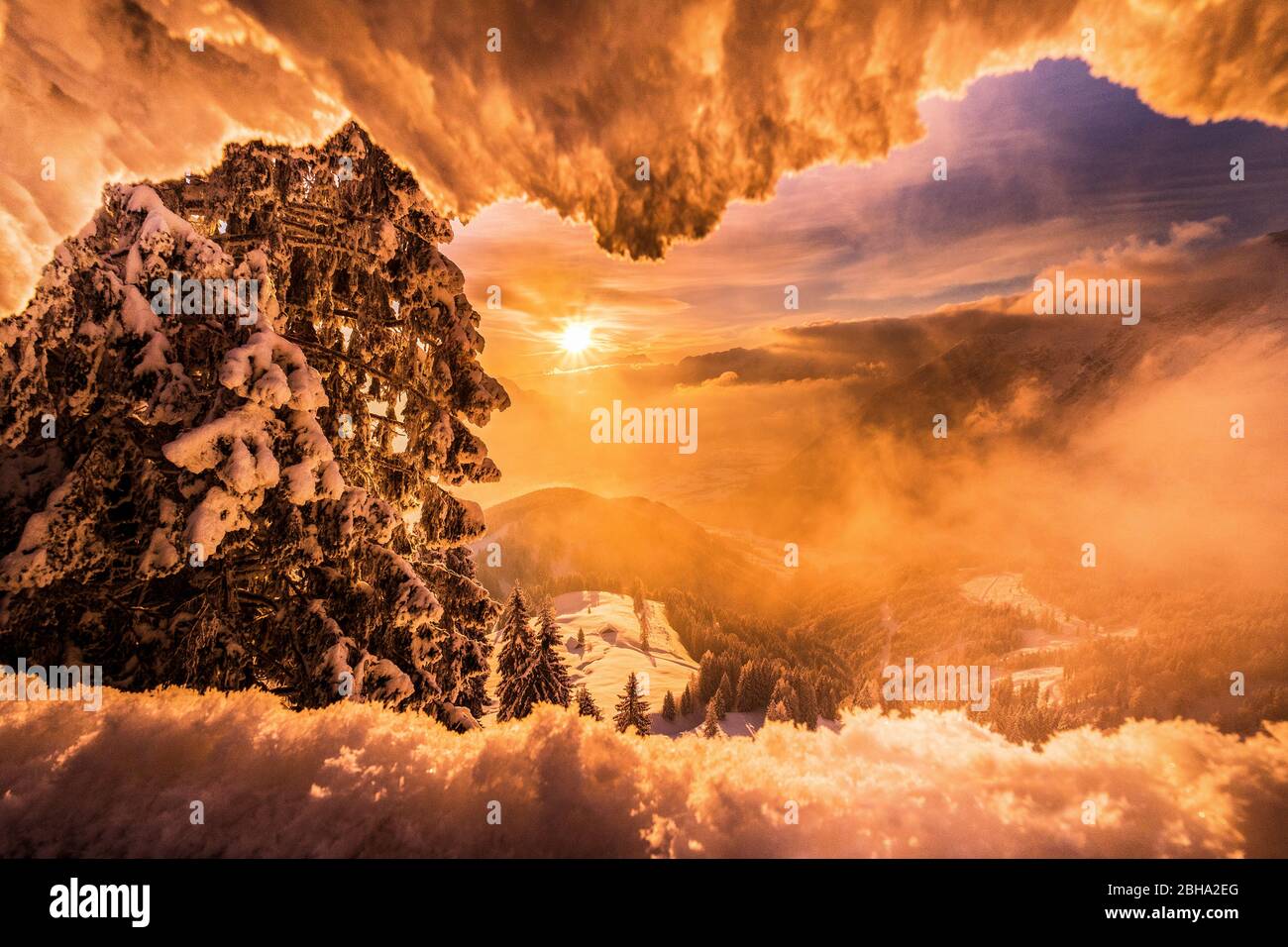 Dramatic sunrise hi-res stock photography and images - Alamy