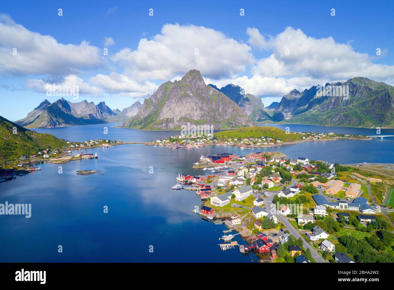 Häuser, Fischerdorf, Reine, Fjord, Berge, Luftaufnahme, Moskenesoya ...