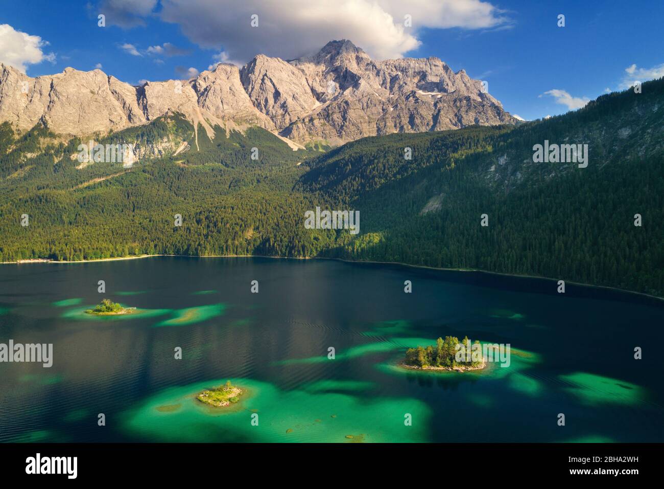 Eibsee drohne inseln hi-res stock photography and images - Alamy