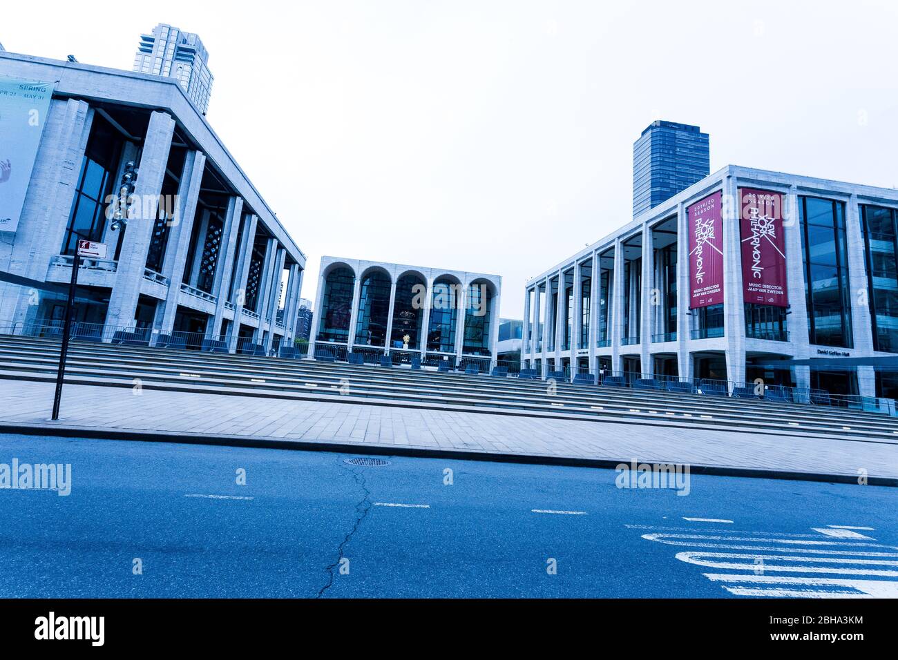 Lincoln center new york city hi-res stock photography and images - Alamy