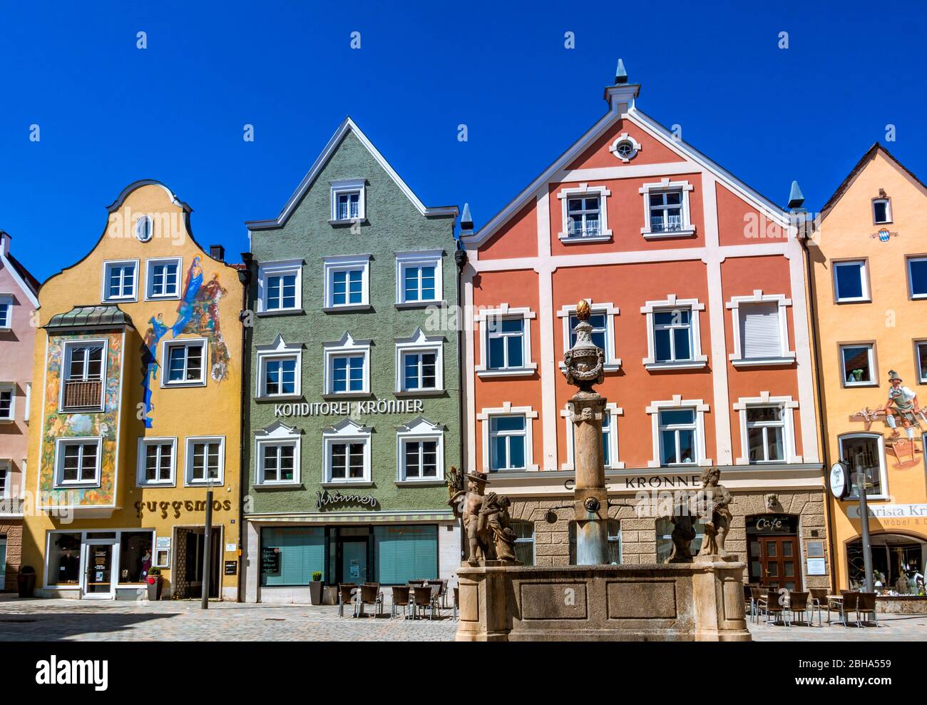Marienplatz in the old town of Weilheim, Pfaffenwinkel, Upper Bavaria ...