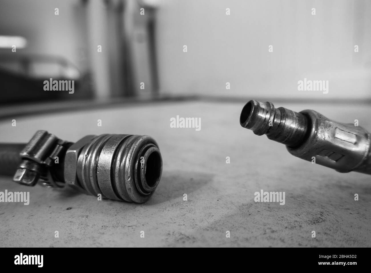 Coupling device on car hi-res stock photography and images - Alamy