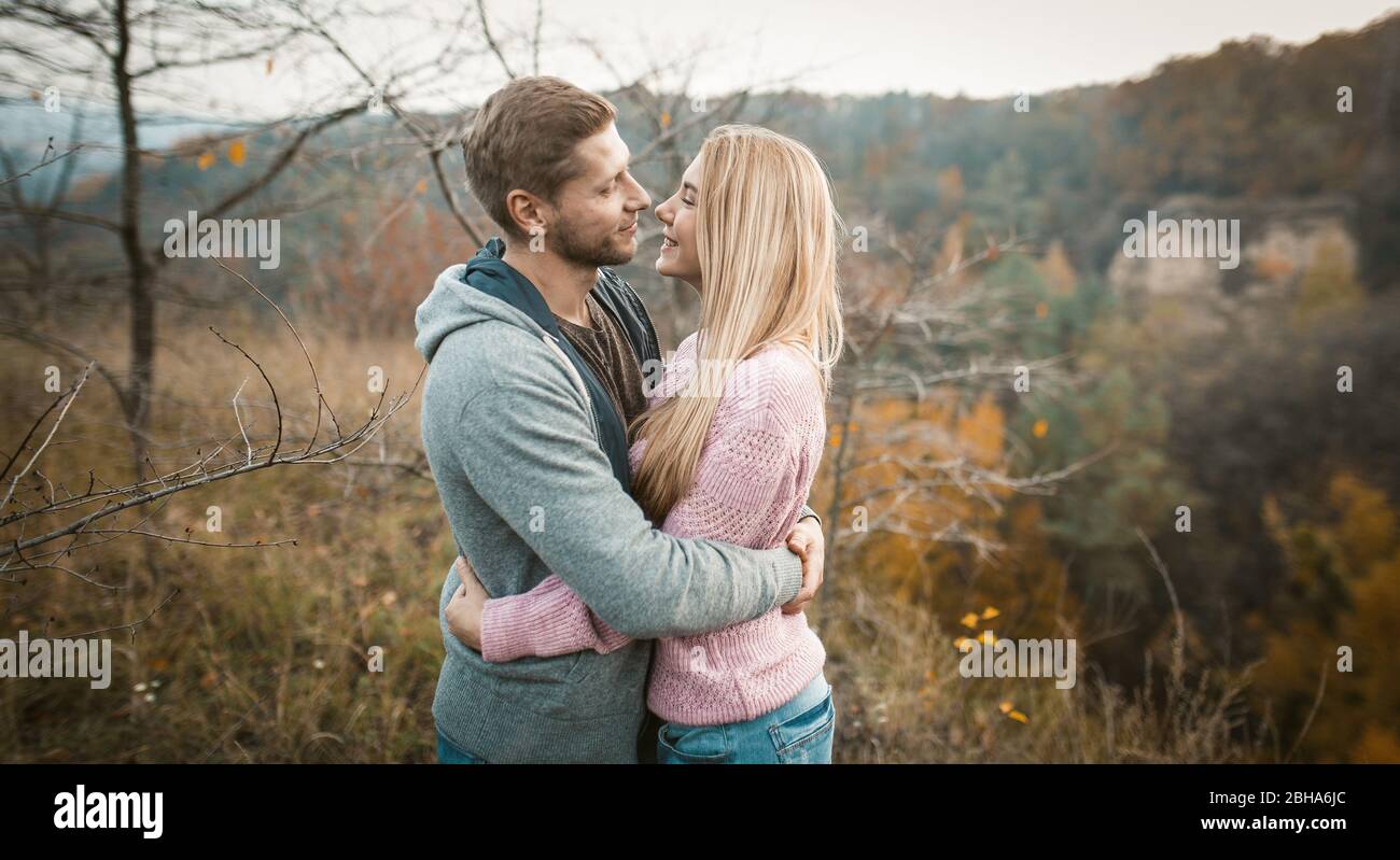 Two travelers hi-res stock photography and images - Alamy