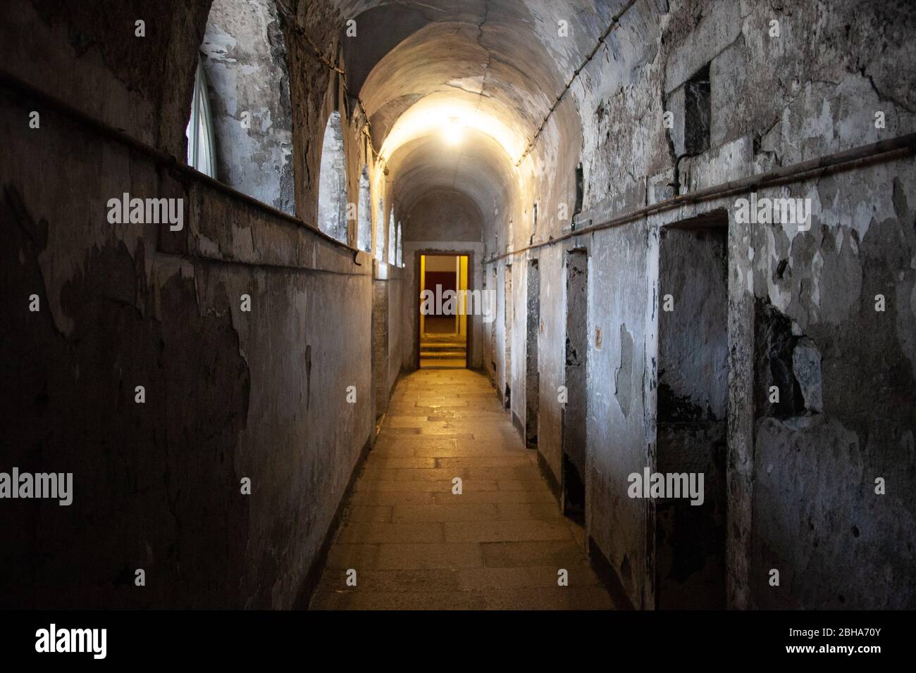 Kilmainham jail cell hi-res stock photography and images - Alamy