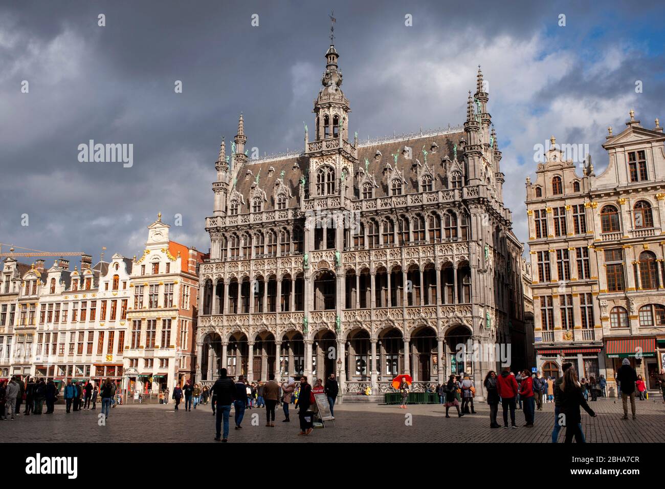 Le Grand place of Brussels. Brussels stock travel photographs by Pep ...