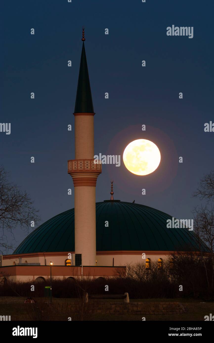 Vienna, Vienna: mosque at Vienna Islamic Center in 22nd Donaustadt ...
