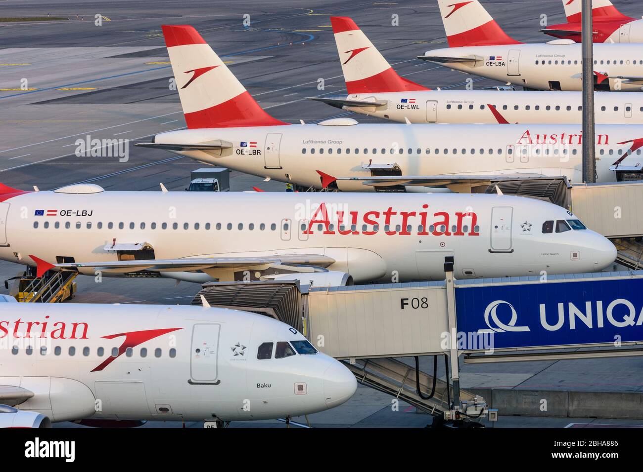 Austrian airlines jets hi-res stock photography and images - Alamy