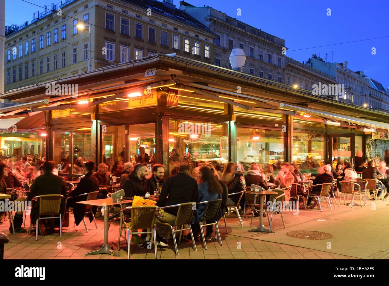 Vienna, Vienna: market Naschmarkt, open air restaurant in 06. Mariahilf ...