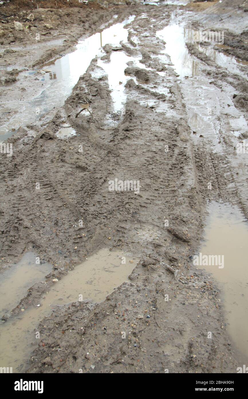 Car track marks hi-res stock photography and images - Alamy