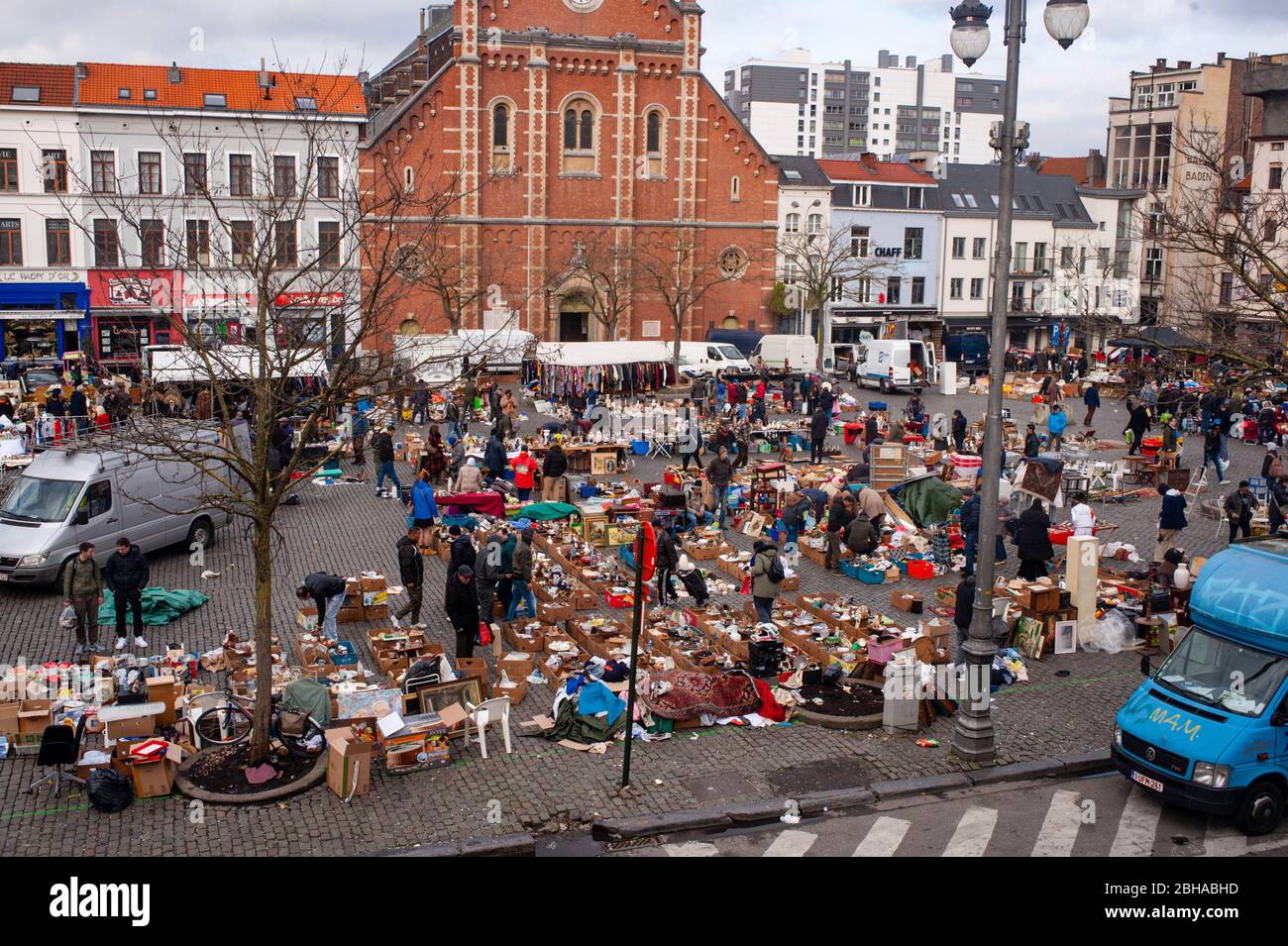 Marche des puces hi-res stock photography and images - Alamy