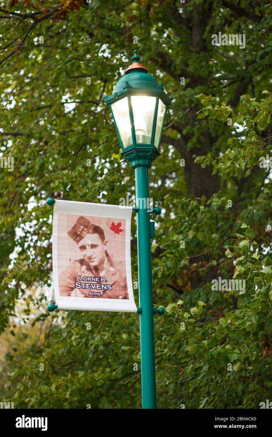 Streetlight with ww1 memorial poster hi-res stock photography and ...