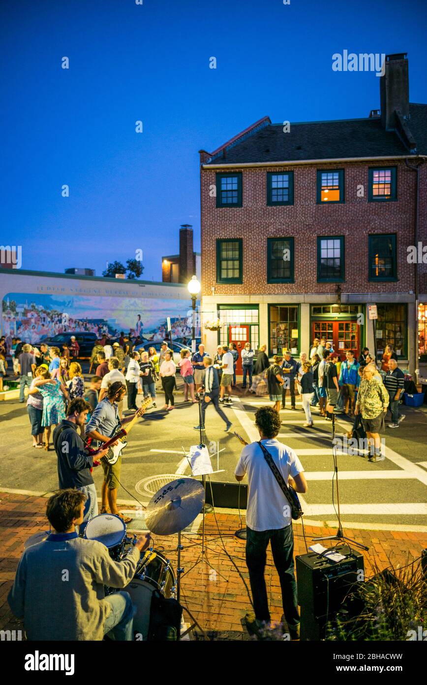 Sidewalk block hi-res stock photography and images - Alamy