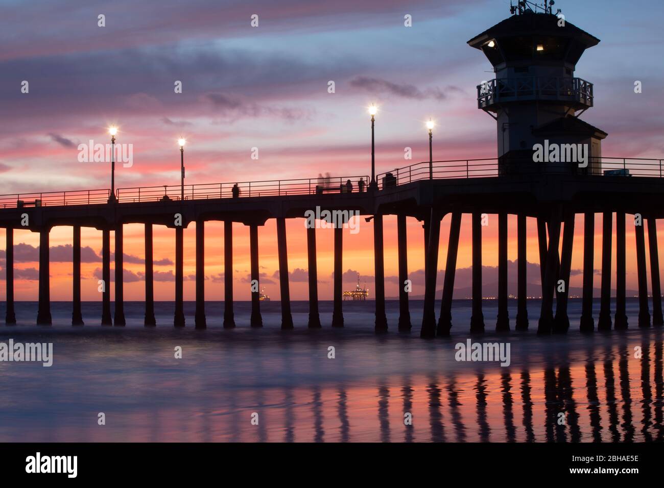 Huntington Beach Pier at sunset, California, USA Stock Photo - Alamy