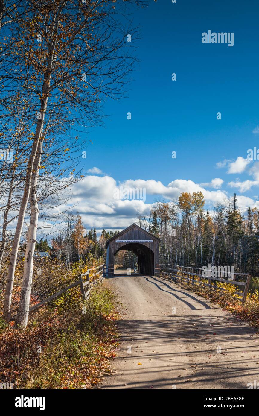 New brunswick covered bridge hi-res stock photography and images - Alamy