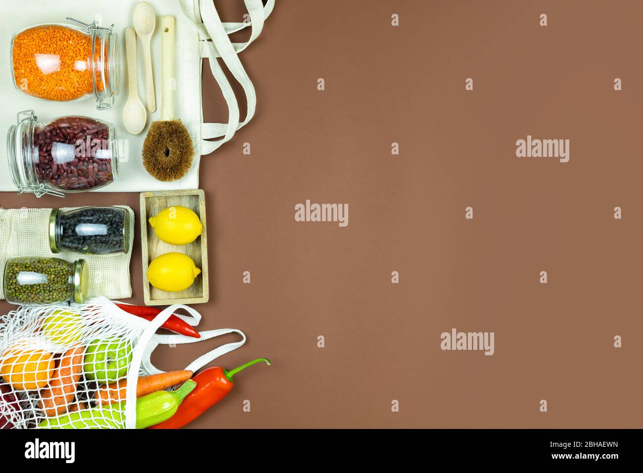 Reusable plastic bag grocery delivery hi-res stock photography and ...