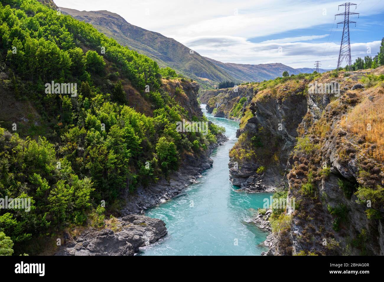View of the Kawarau River from the suspension bridge, Kawarau Gorge ...