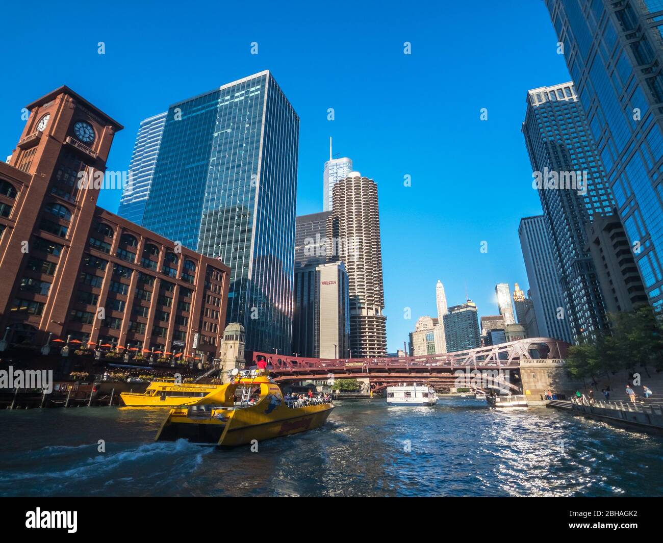 Chicago, USA - September 10, 2018: Downtown landmarks at sunny day time ...