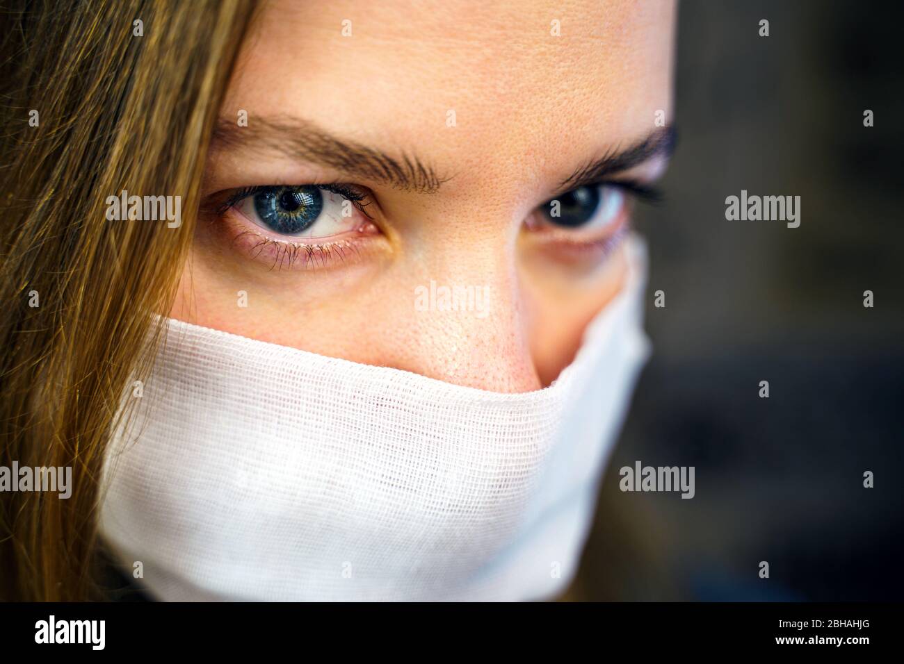 Gauze mask hi-res stock photography and images - Alamy