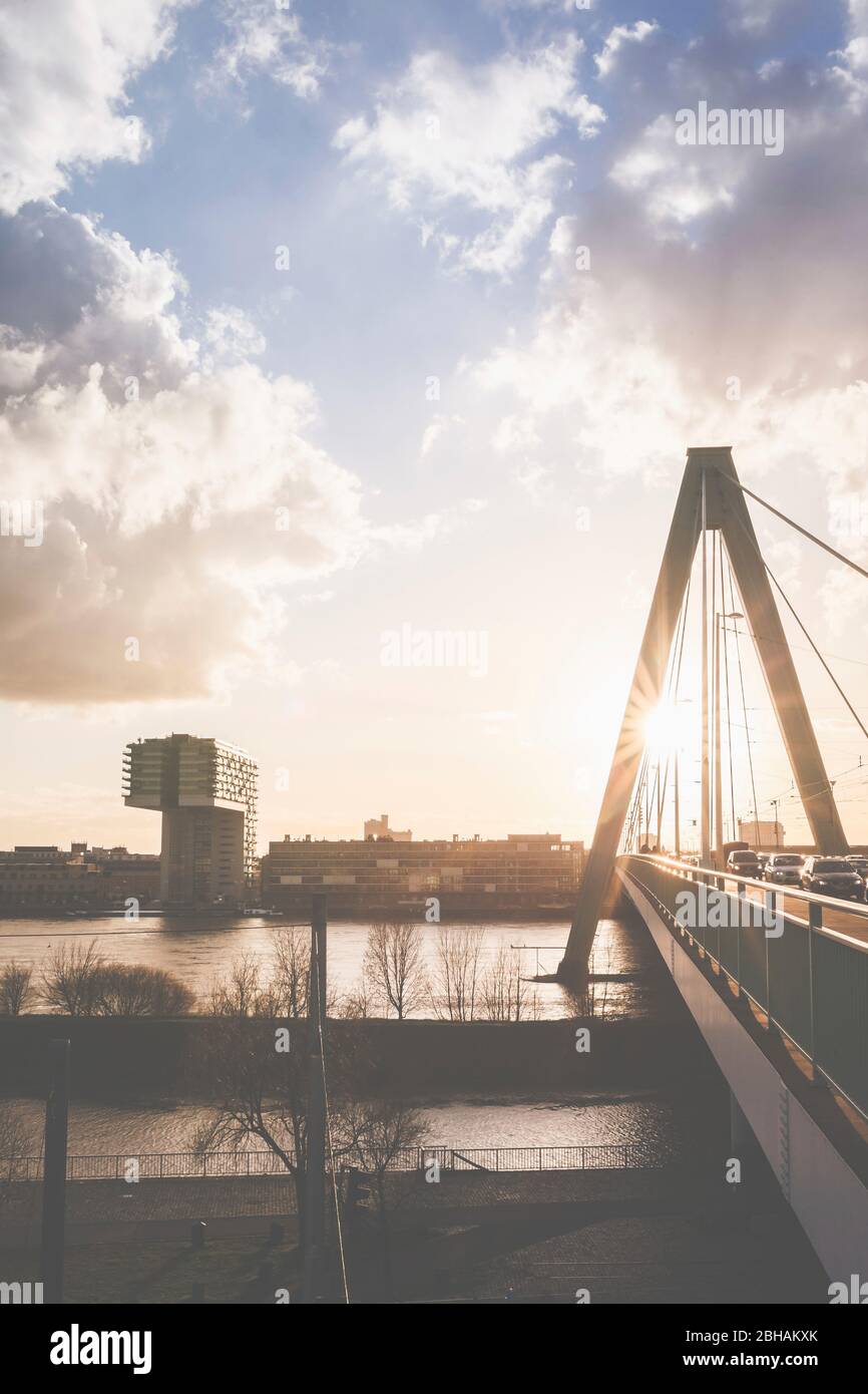 Stahlseilbrucke hi-res stock photography and images - Alamy