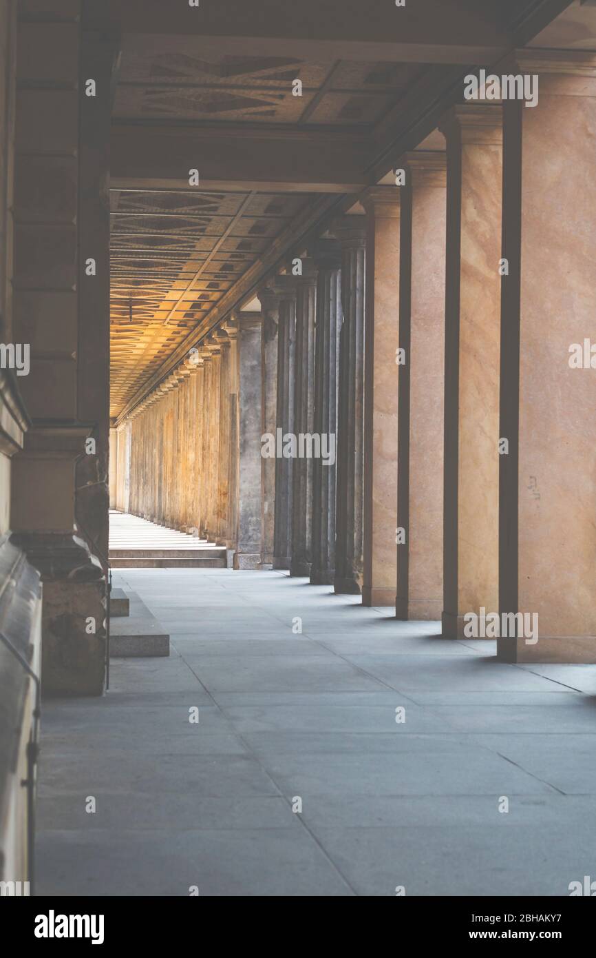Colonnade berlin hi-res stock photography and images - Alamy
