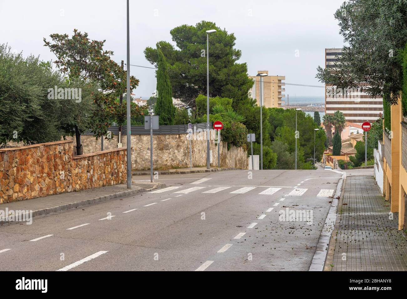 Europe, Spain, Catalonia, Costa Brava, L'Escala, street scene in L ...