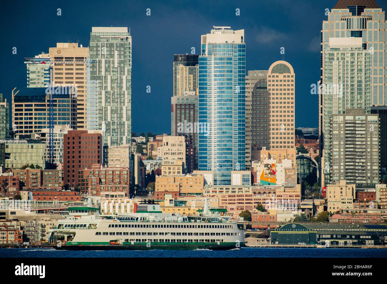 Downtown skyline architecture hi-res stock photography and images - Alamy