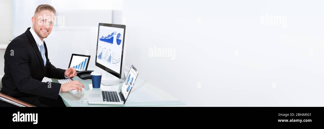 Professional broker hi-res stock photography and images - Alamy