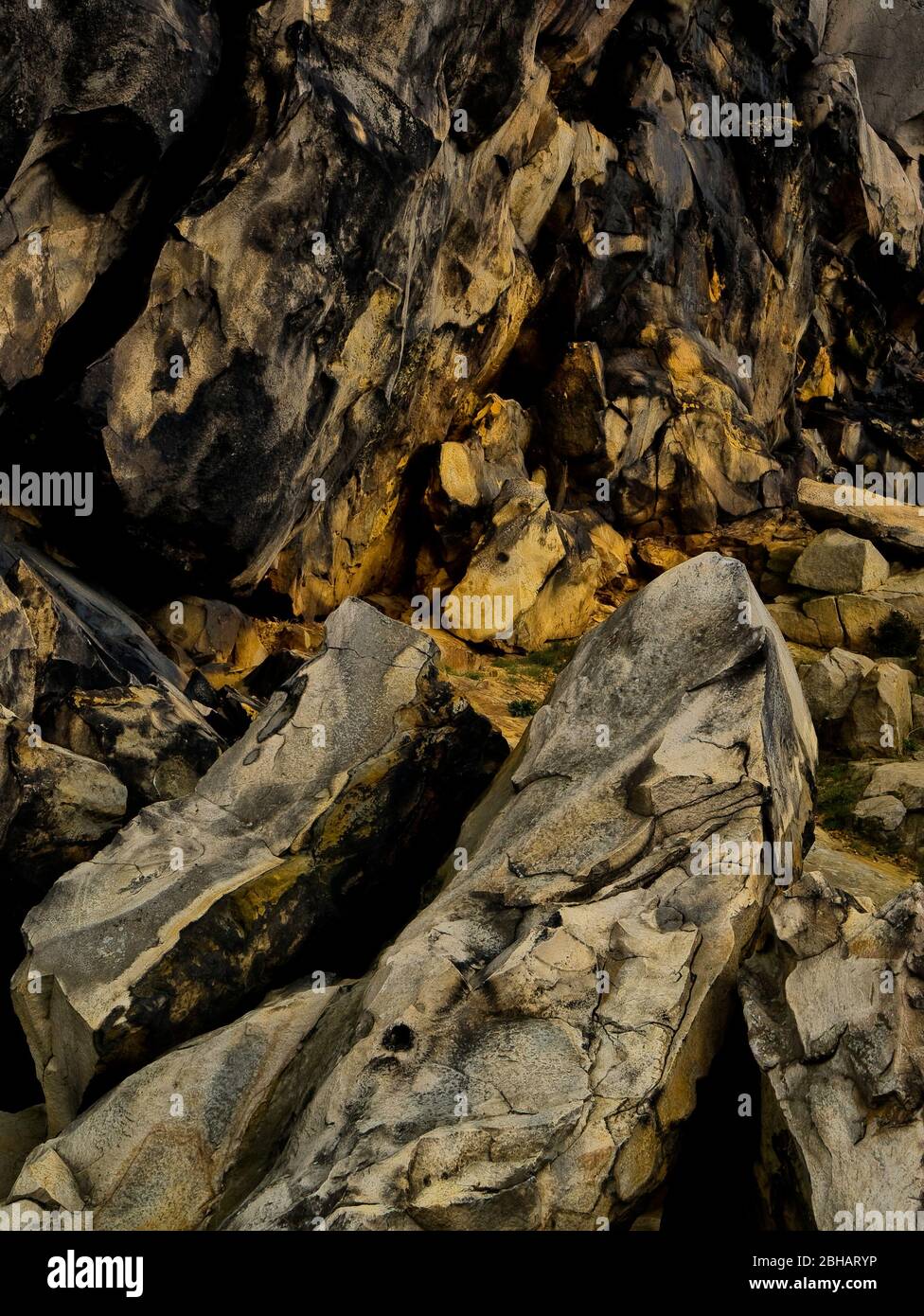 Emergent rock hi-res stock photography and images - Alamy