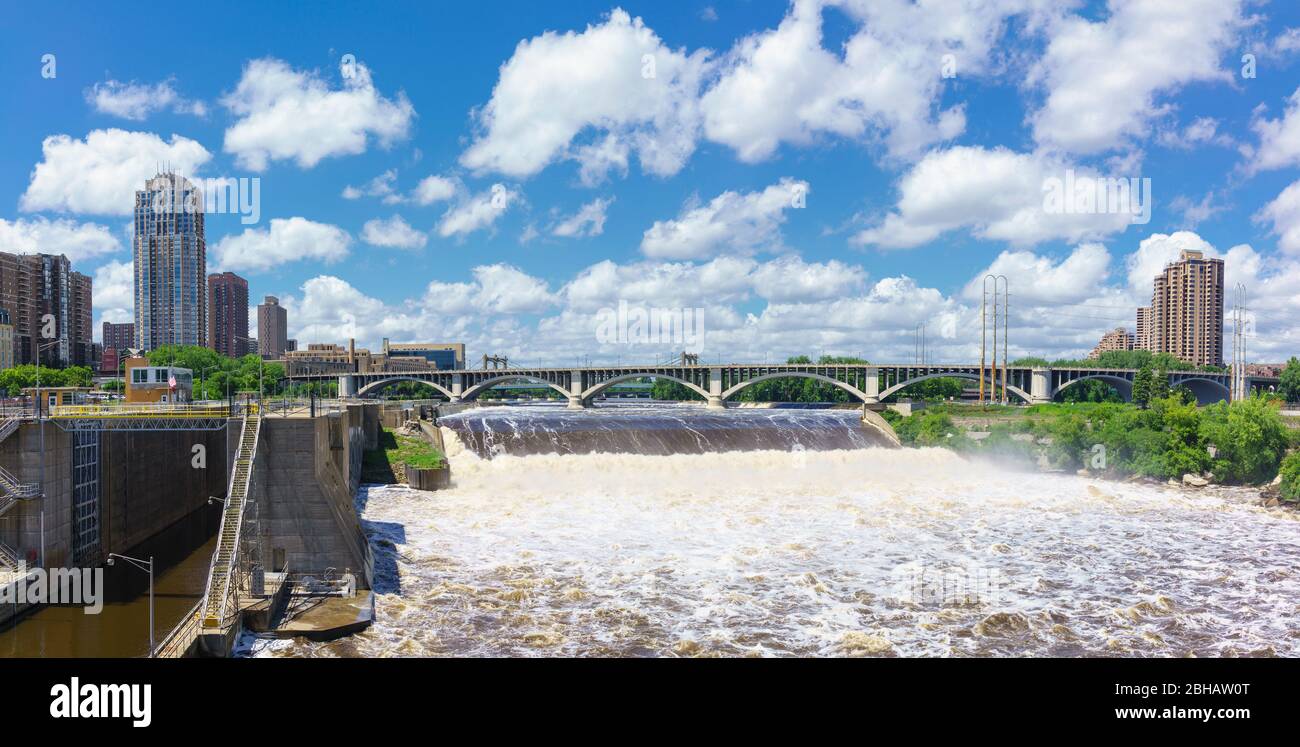 Lock and dam hi-res stock photography and images - Alamy