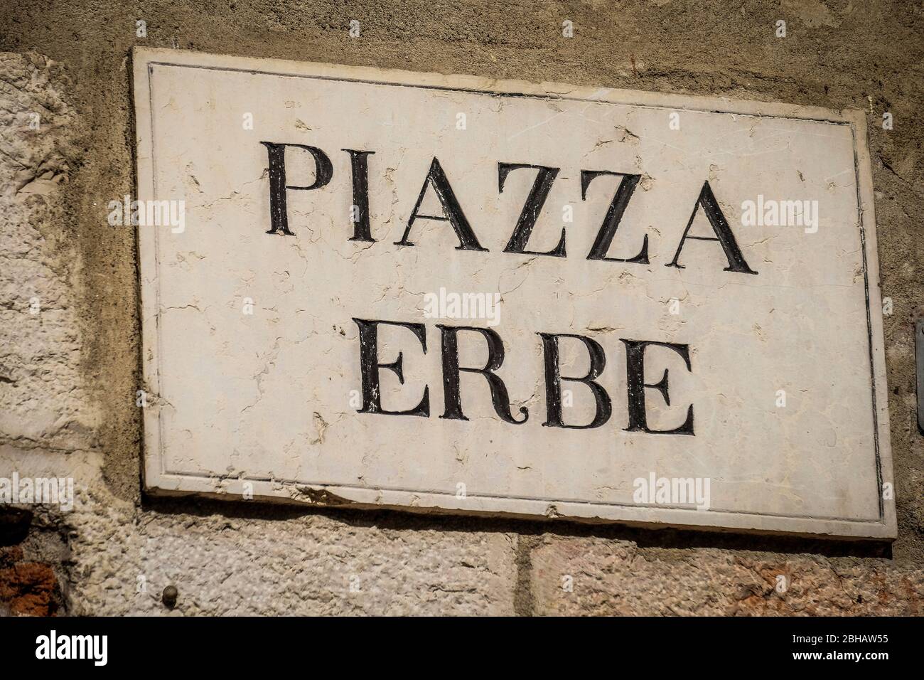 Verona: Sign on the Piazza delle Erbe Stock Photo - Alamy
