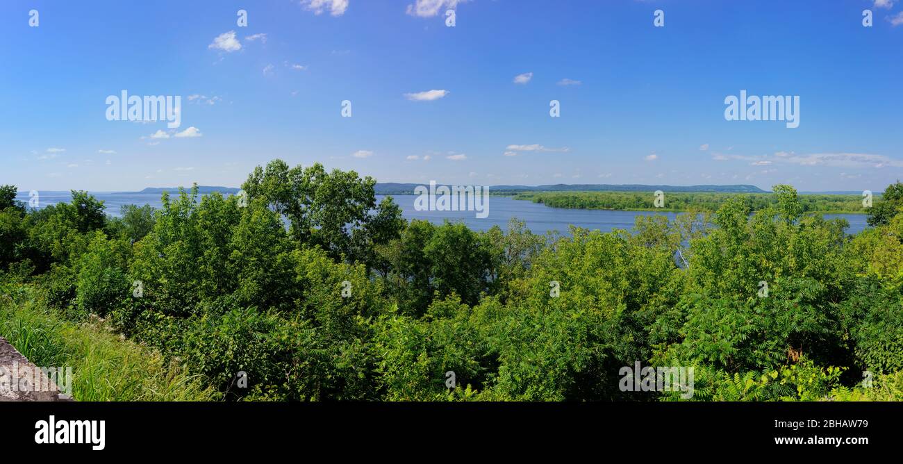 Mississippi river panorama hi-res stock photography and images - Alamy