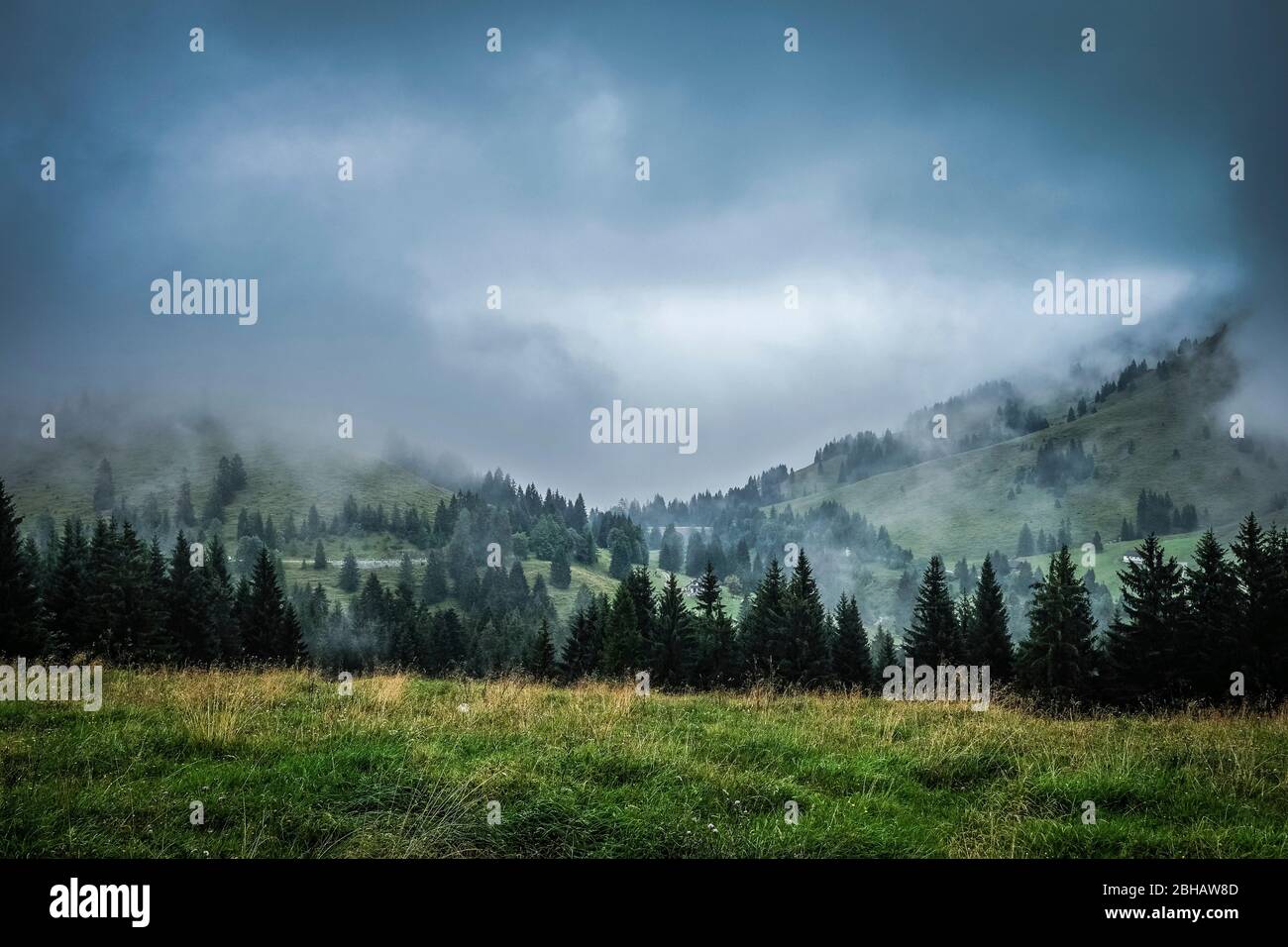 Cloudy mountains in the Bavarian Alps Stock Photo - Alamy