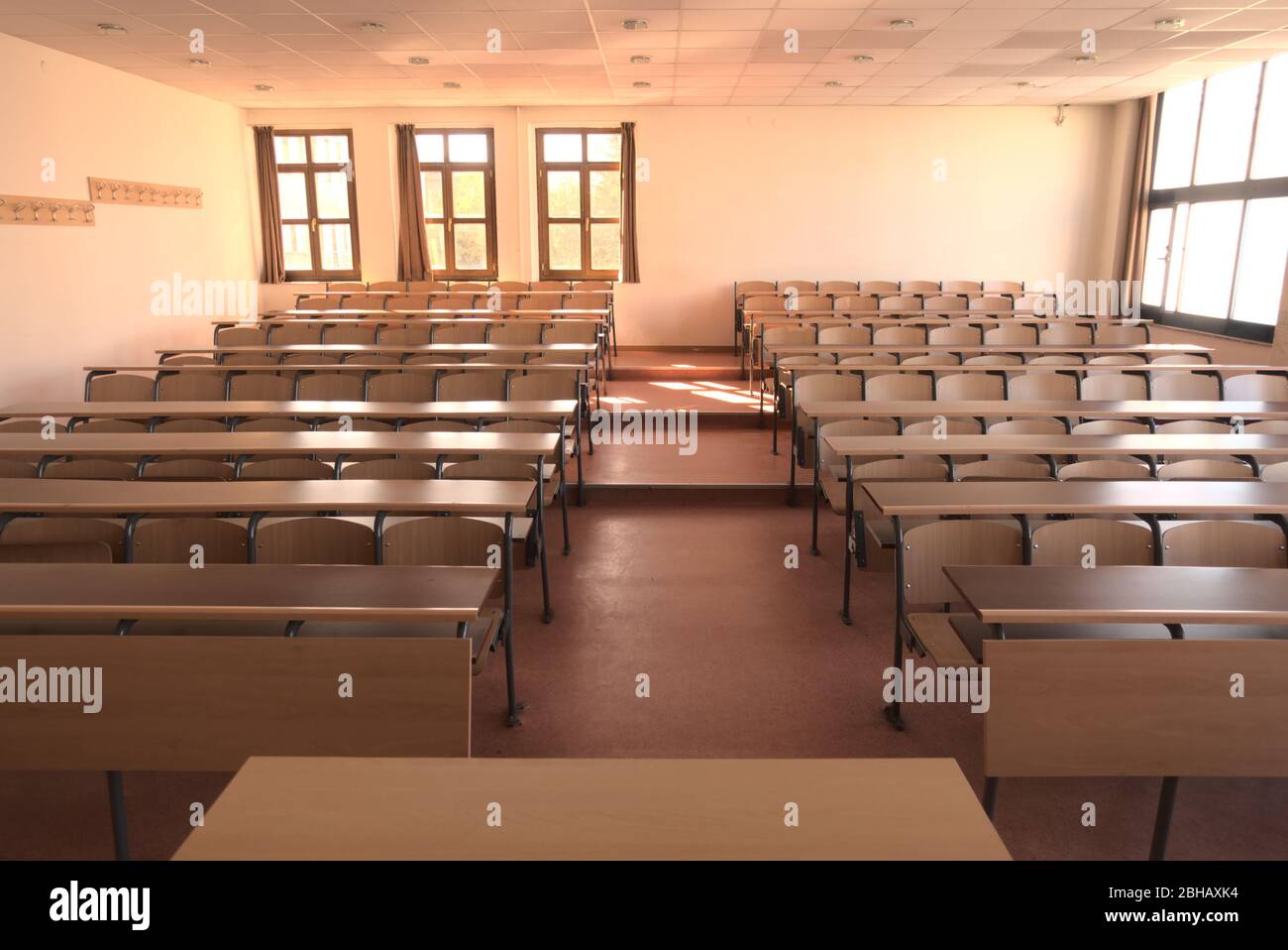 School classroom empty classroom hi-res stock photography and images ...