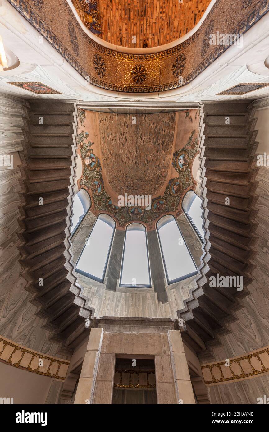 Vaulted ceiling stairs steps staircase hi-res stock photography and ...