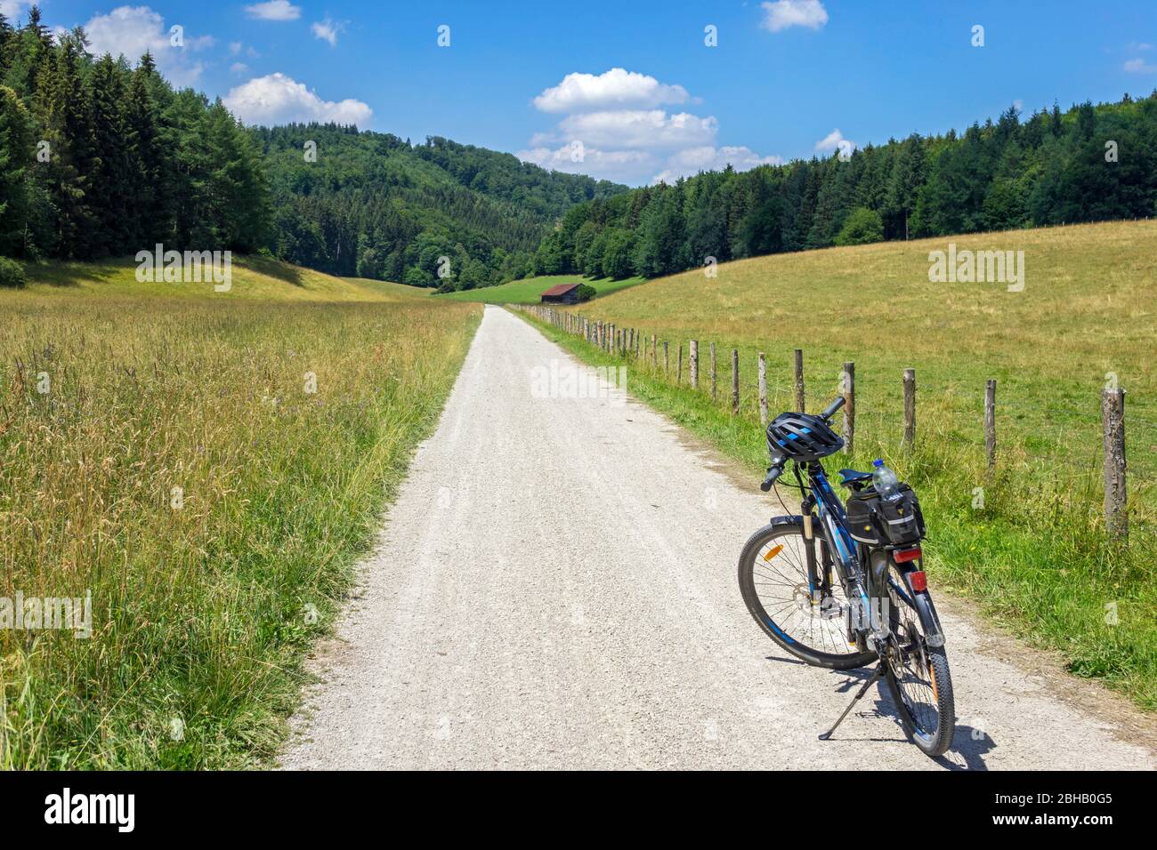 Germany, Baden-Wuerttemberg, St. Johann - Lonsingen, Lonsinger valley ...
