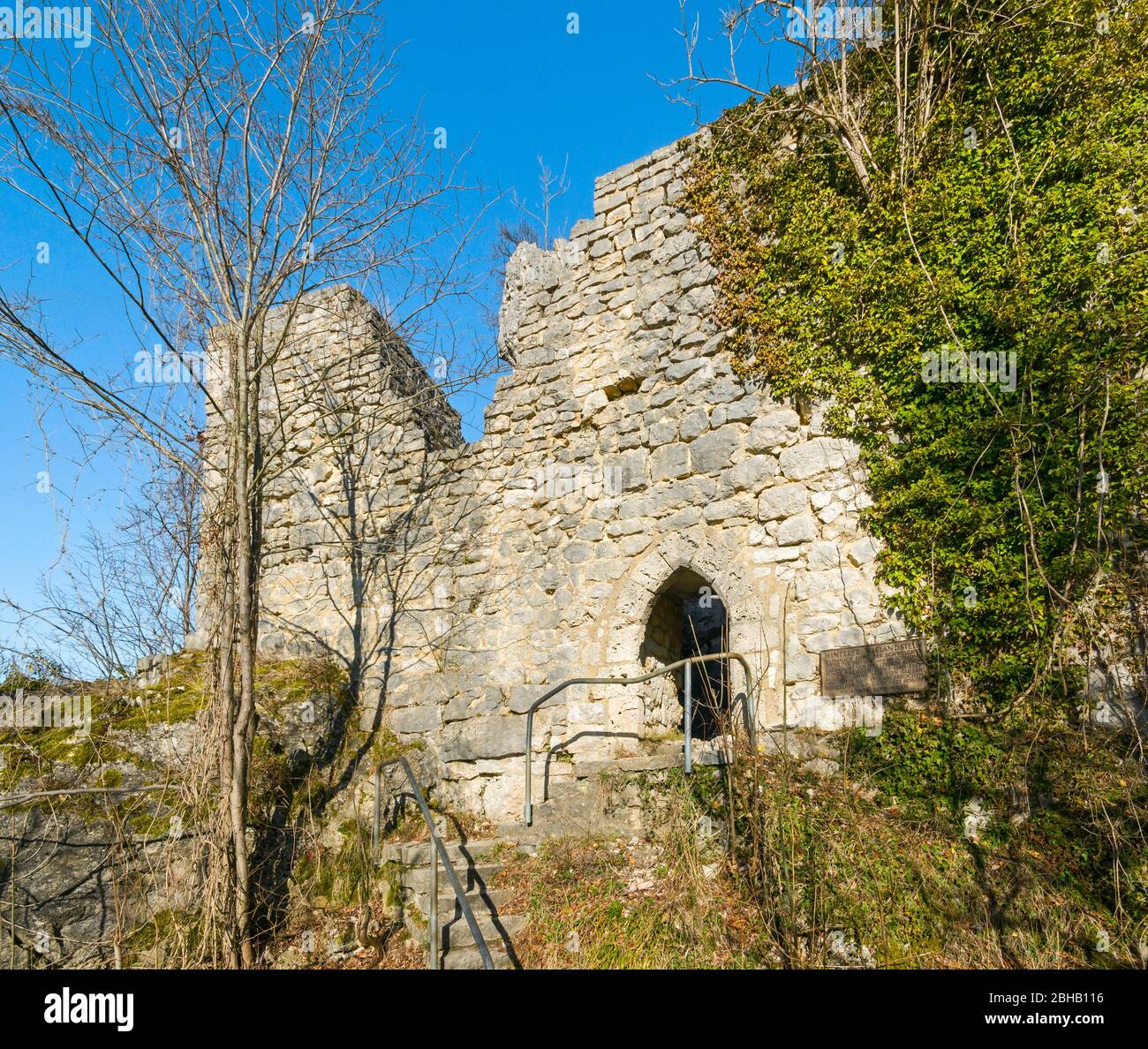 Germany, Baden-Württemberg, Lenningen-Oberlenningen, castle ruin ...