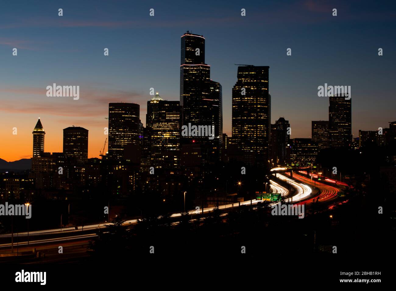Seattle city skyline sunset hi-res stock photography and images - Alamy