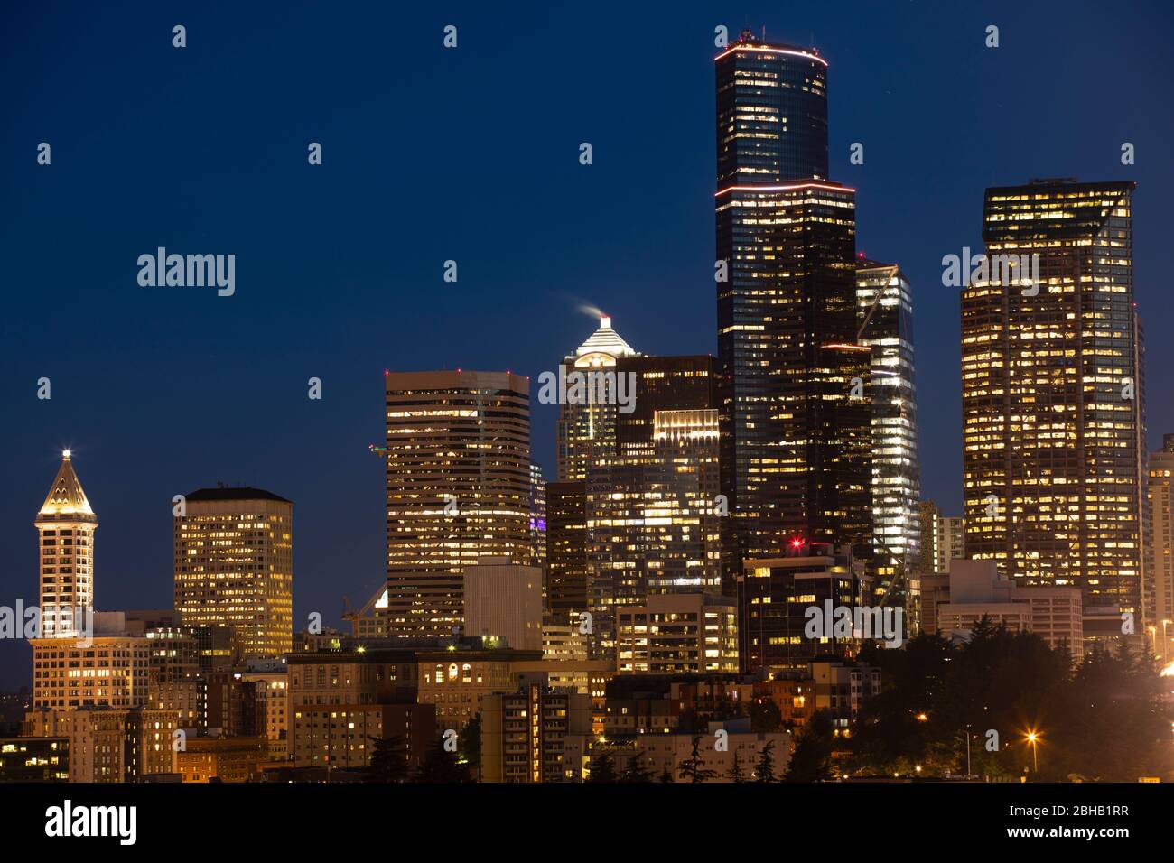 Seattle night lights hi-res stock photography and images - Alamy