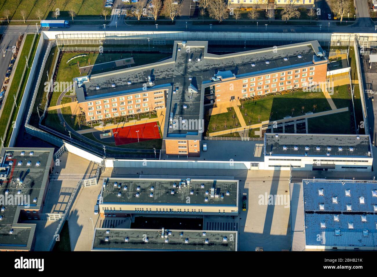 Aerial view prison hi-res stock photography and images - Alamy