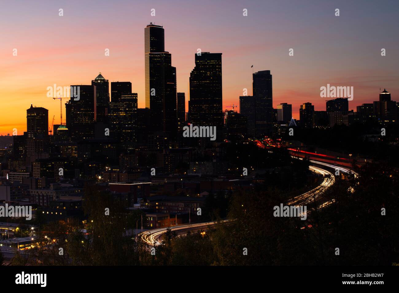 City street, sunset, usa hi-res stock photography and images - Alamy