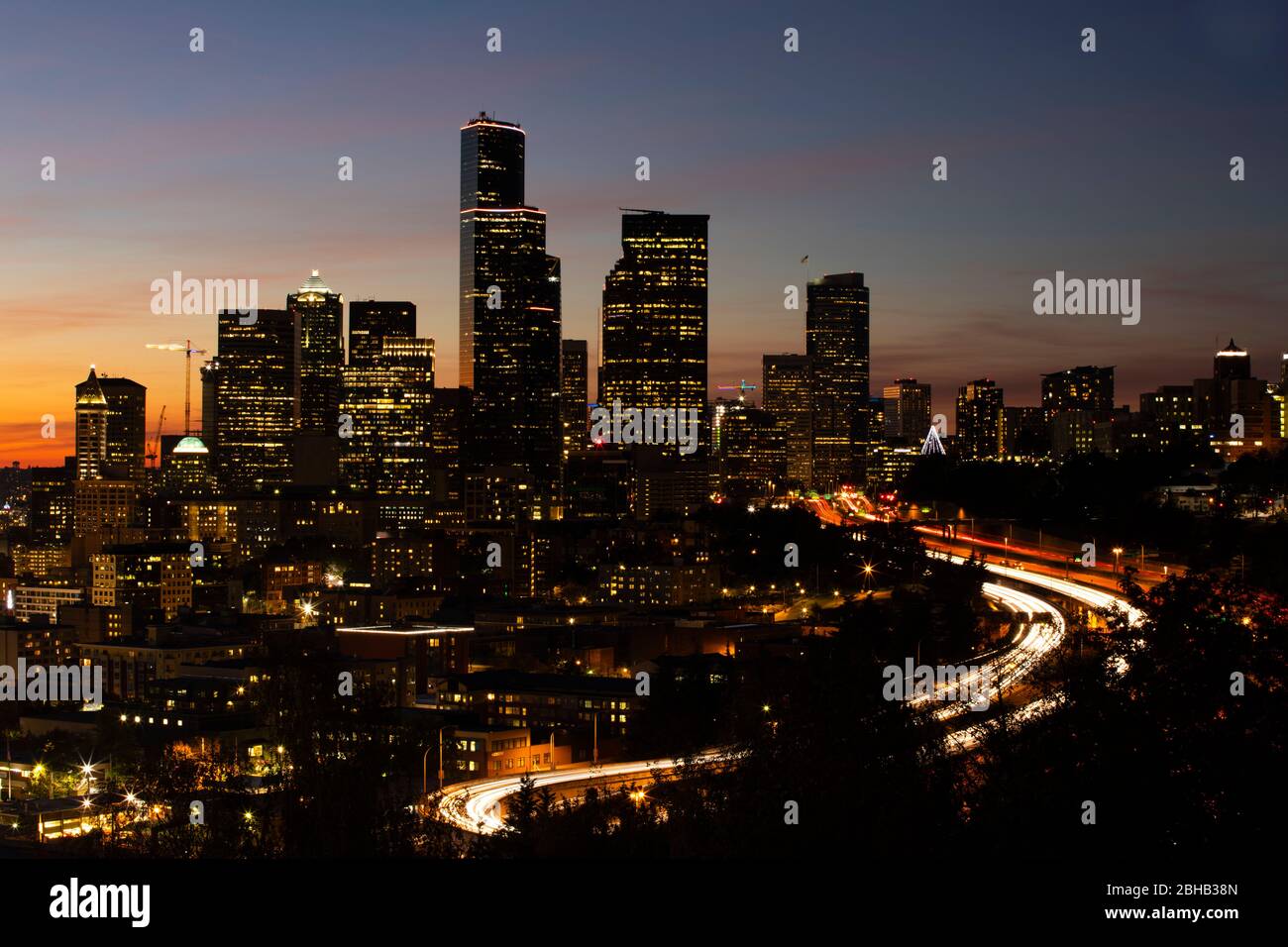 City street, sunset, usa hi-res stock photography and images - Alamy