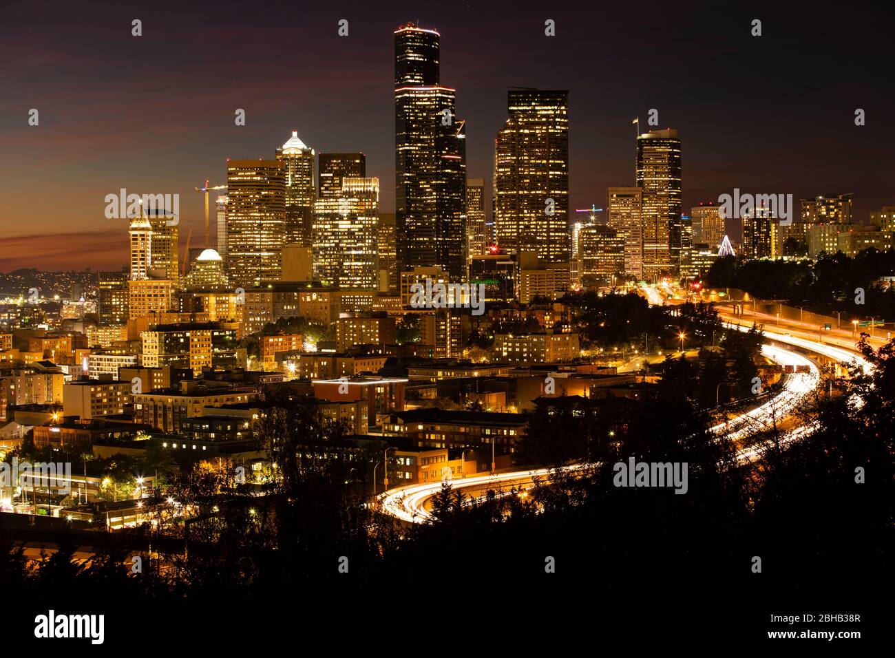Night view of Seattle, Washington, USA Stock Photo - Alamy