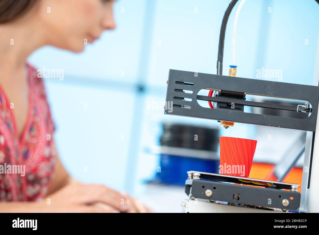 3d printing machine laptop hi-res stock photography and images - Alamy