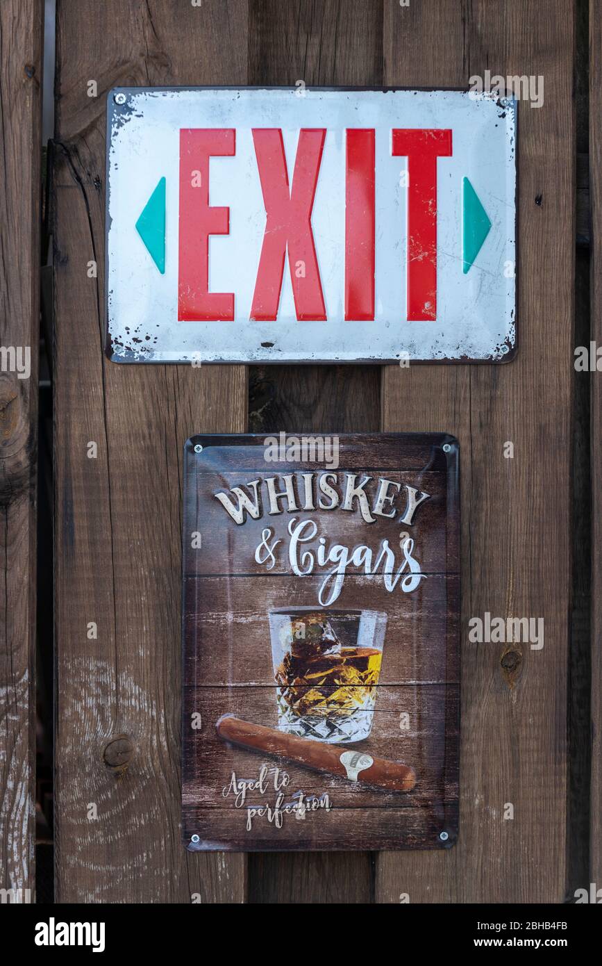 Enamel sign hi-res stock photography and images - Alamy