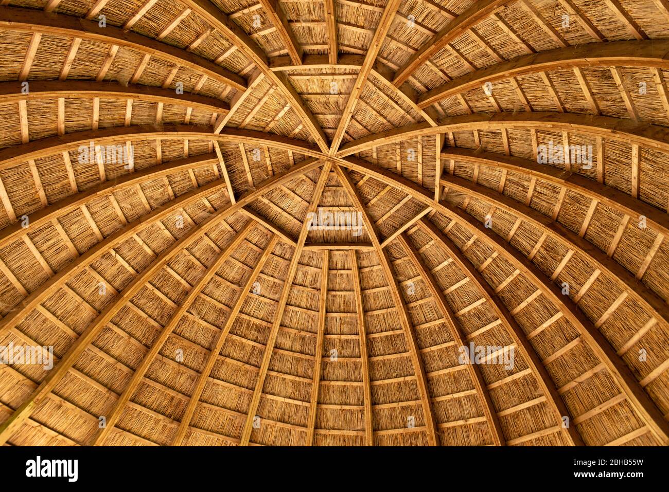 Rondavel (from Afrikaans Rondawel, on Sesotho also mokhoro, German also ...