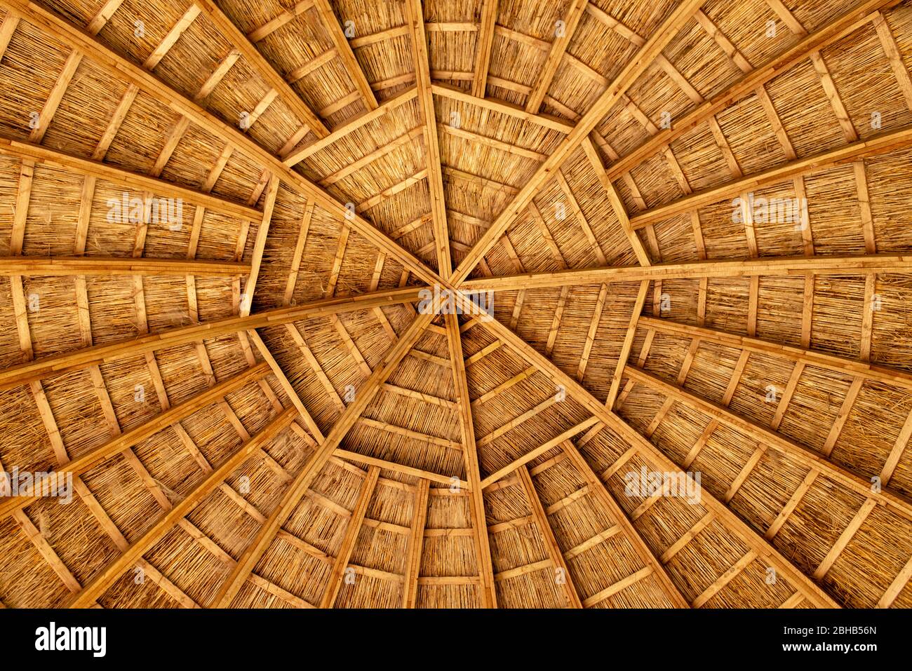 Rondavel from afrikaans rondawel hi-res stock photography and images ...