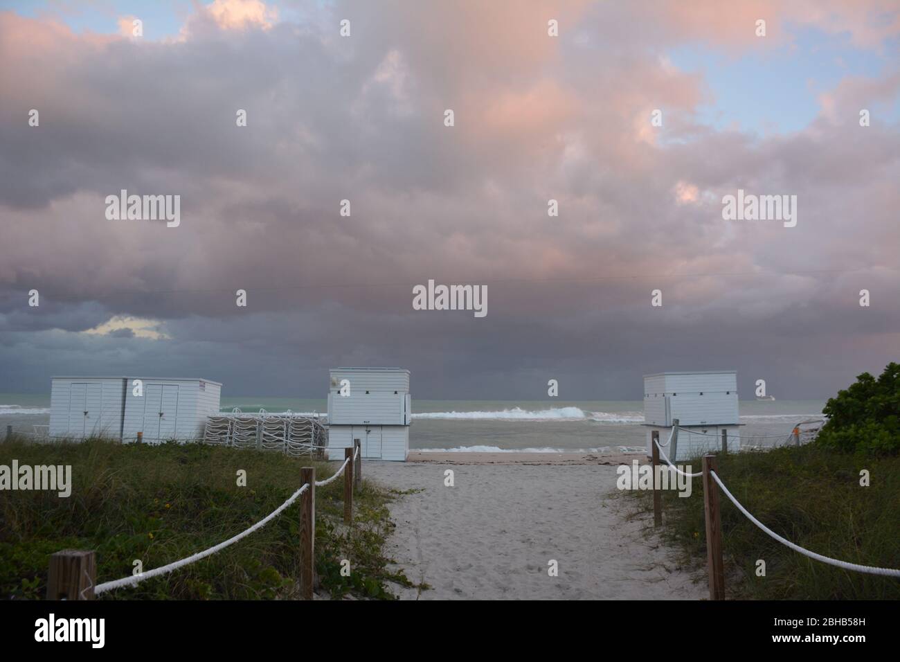 Empty sand beach at sunset miami beach hi-res stock photography and ...