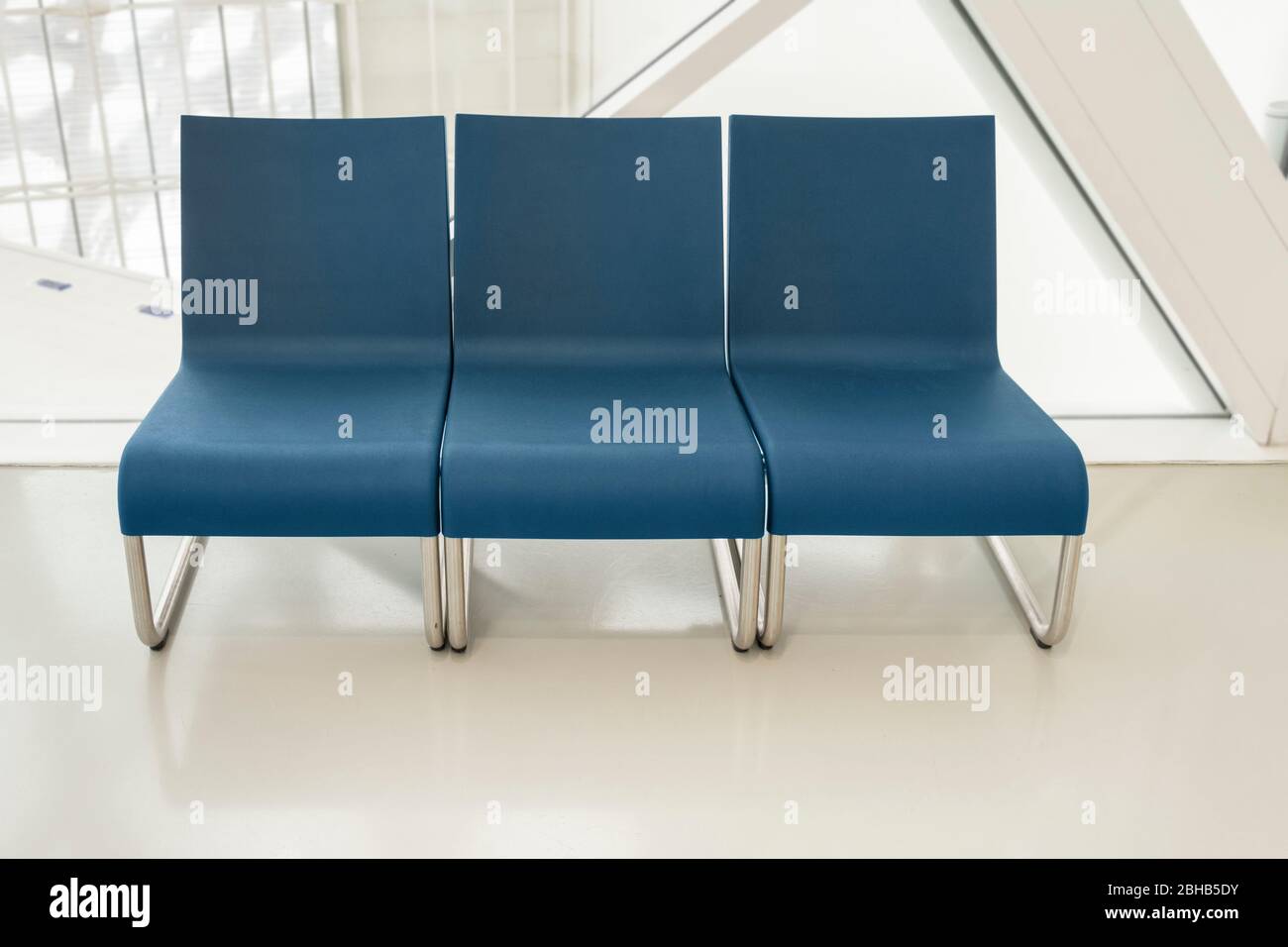 Seating a hi-res stock photography and images - Alamy